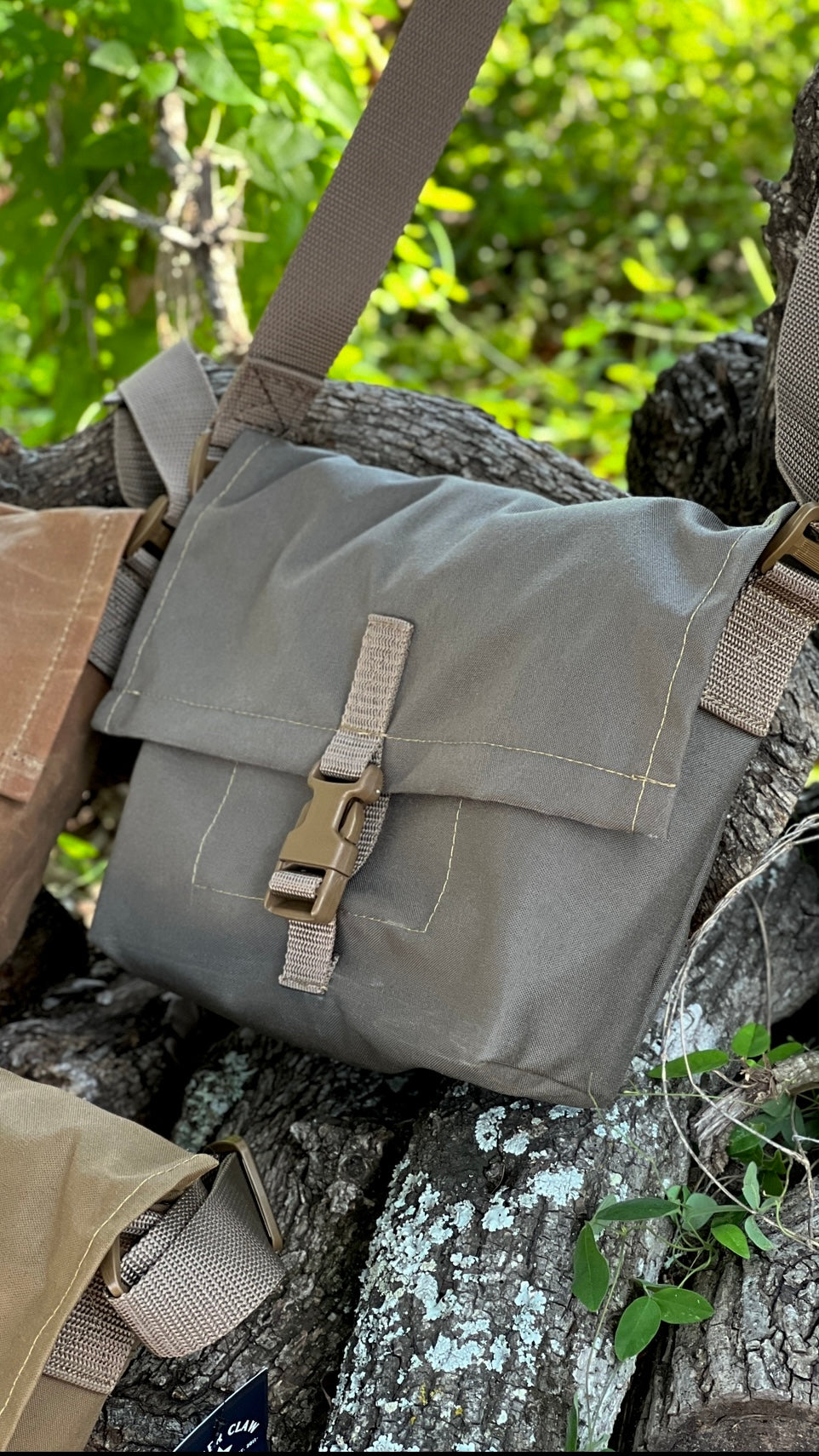 Cascade Field Bag | Durable Leather Outdoor Shoulder Bag – Badger Claw ...